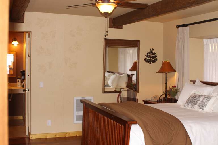 Pine Mountain Inn - Your Cozy Mountain Getaway | (661) 565-6673