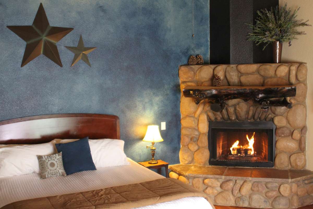 Pine Mountain Inn - Your Cozy Mountain Getaway | (661) 565-6673