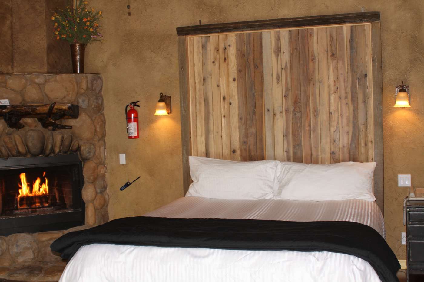 Pine Mountain Inn - Your Cozy Mountain Getaway | (661) 565-6673